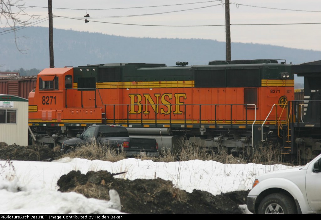 BNSF 8271